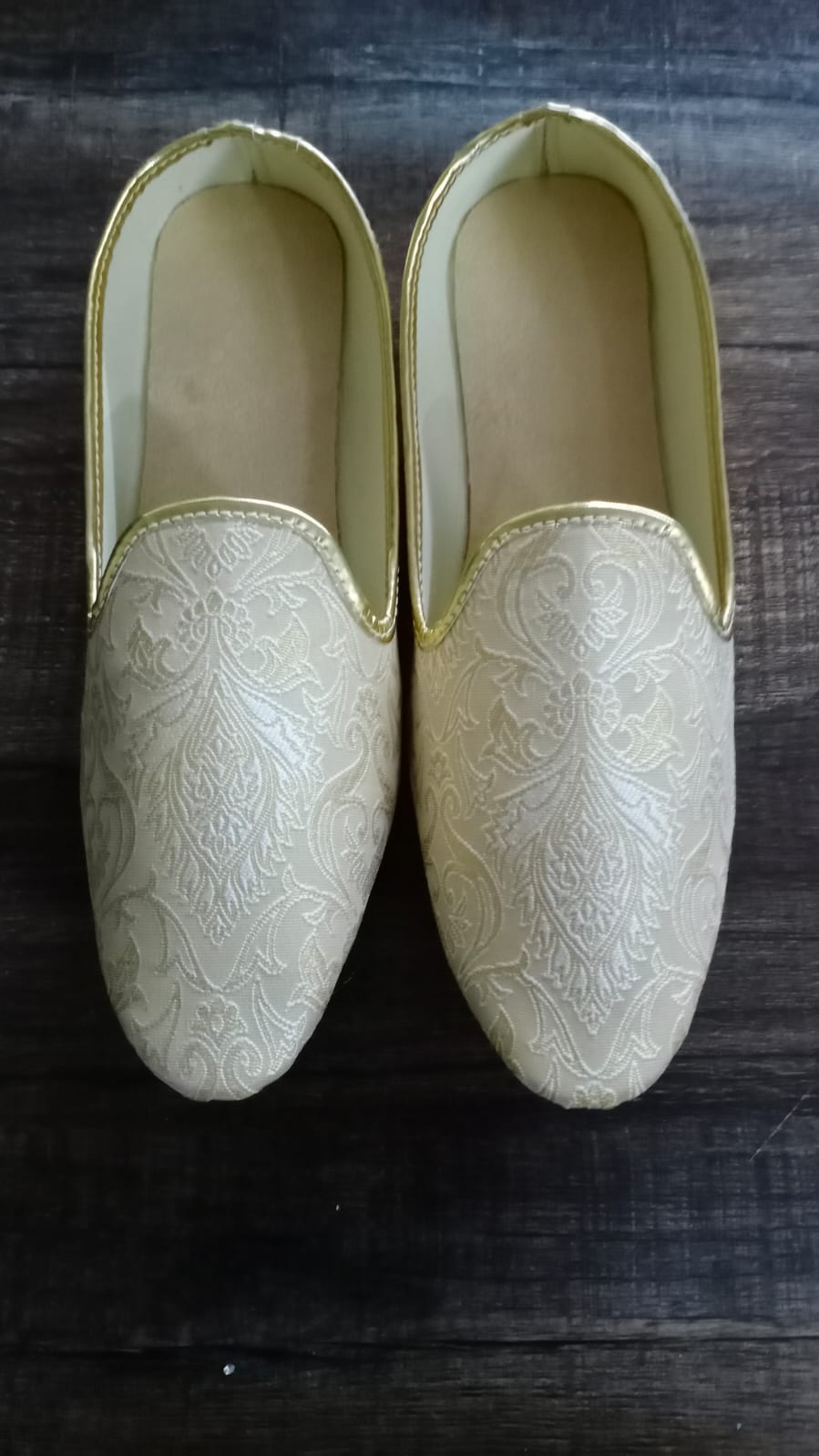 Off White Brocade Mojari Shoes for Men | Best Price in 2024 at Dapper ...